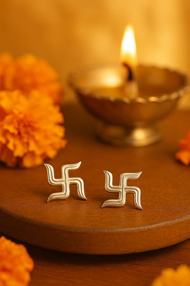 Swastik (Silver) – The Stardust Studio